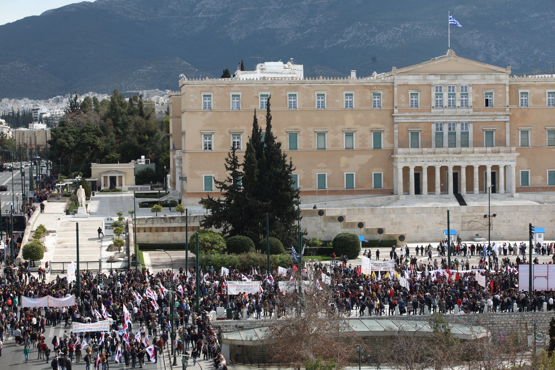 Reformer.gr - 24ωρη απεργία ΓΣΕΕ - ΑΔΕΔΥ: Πώς θα κινηθούν τα ΜΜΜ σήμερα